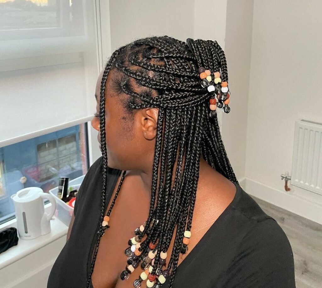 40+ Short Knotless Braids To Revamp Your Look [2024]